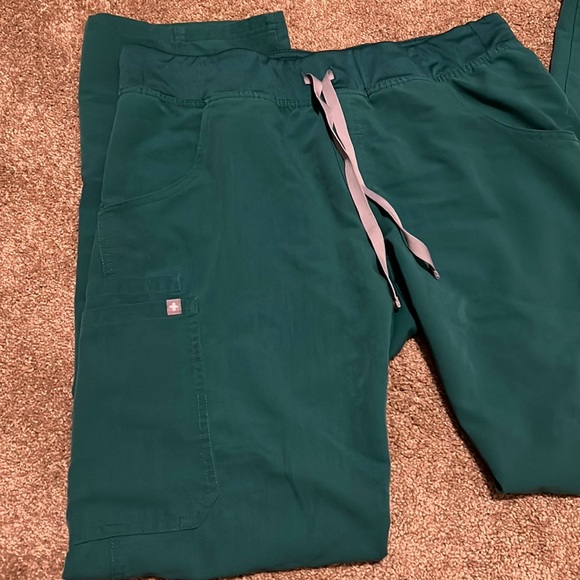Figs | Pants & Jumpsuits | Figs Kade Cargo Pant Hunter Green | Poshmark
